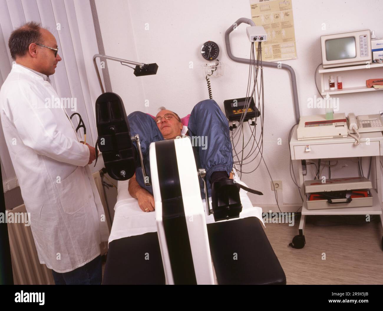 Load ecg hi-res stock photography and images - Alamy