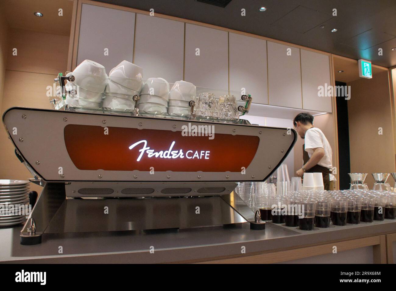 Fender flagship tokyo hi-res stock photography and images - Alamy