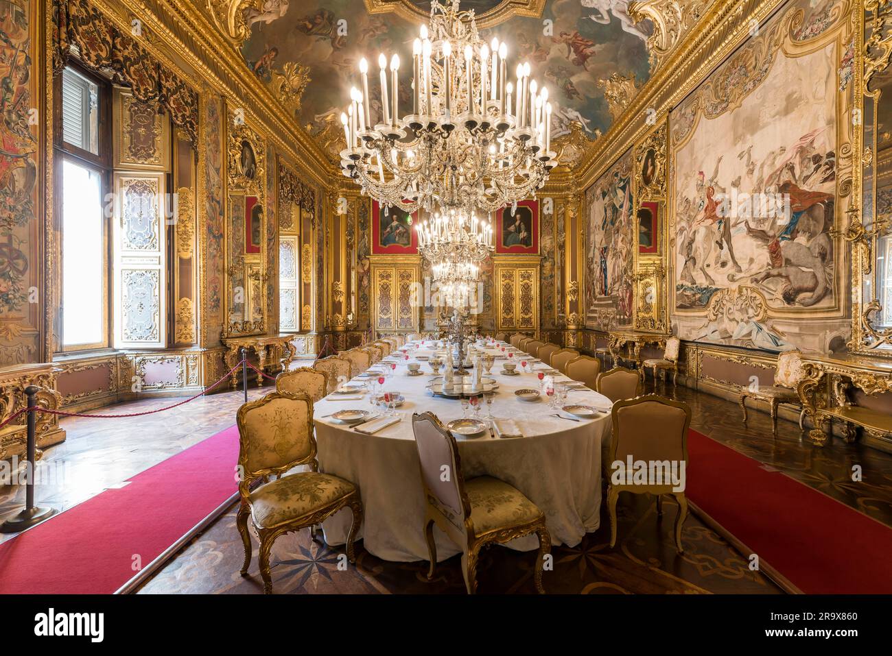 Sala ceremonial hi-res stock photography and images - Alamy