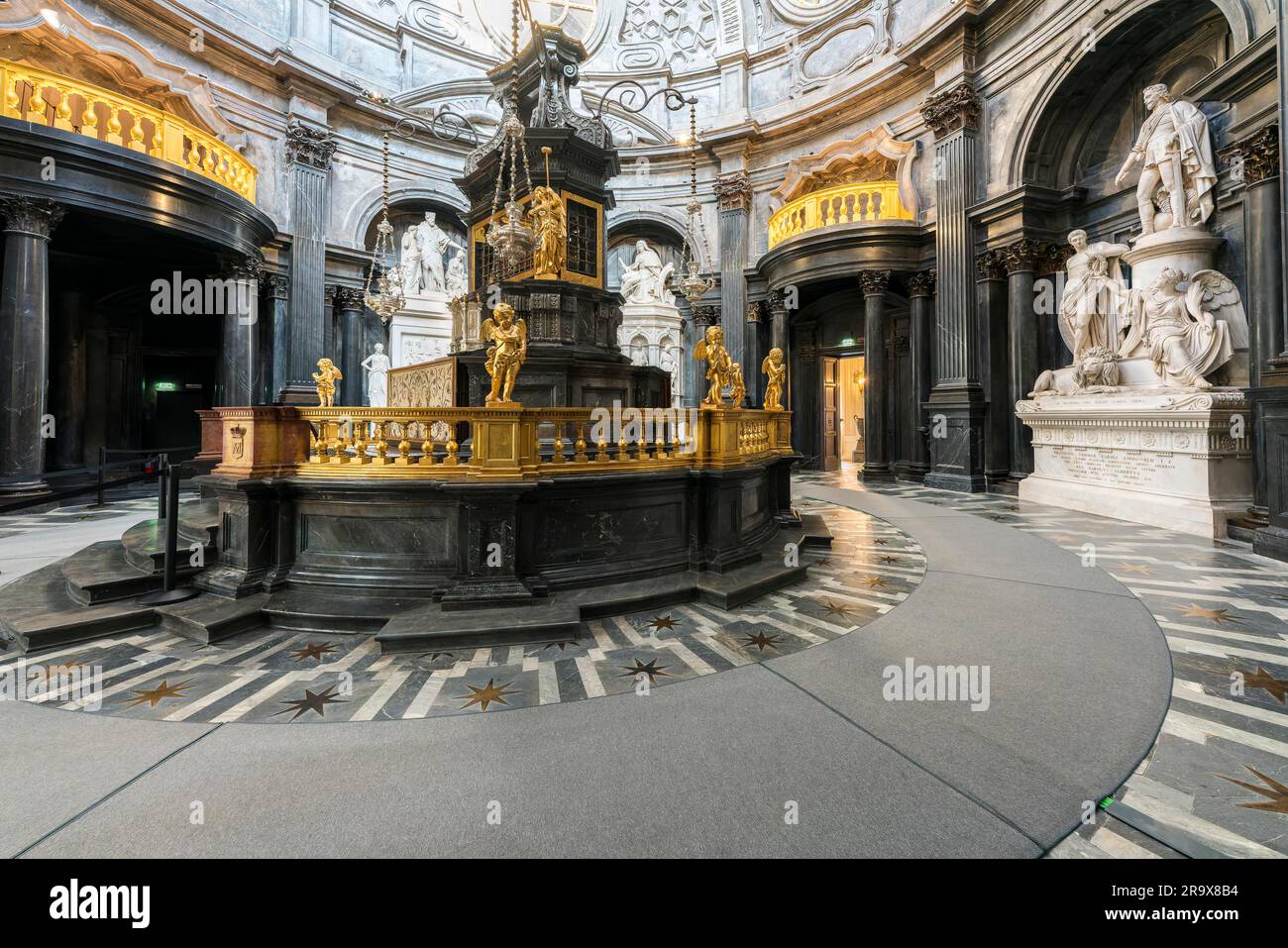 High Altar, Antonio Bertola, 1694, Chapel of the Holy Shroud, Cappella della Santa Sindone or ...
