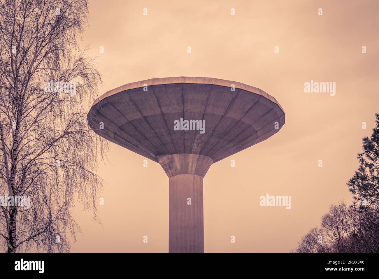 Old fashioned water tower hi-res stock photography and images - Alamy