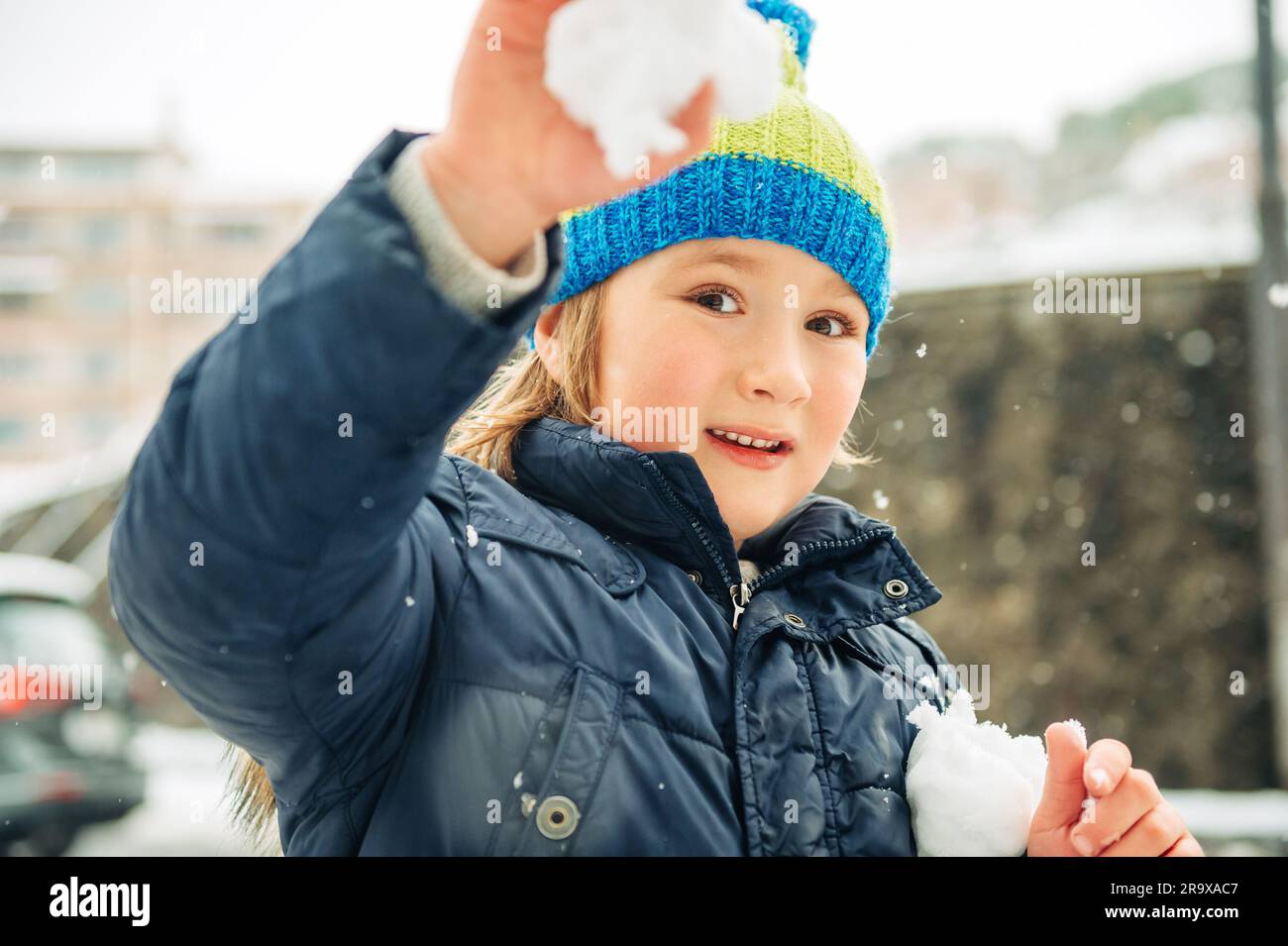 Boy wearing winter hat hi-res stock photography and images - Alamy