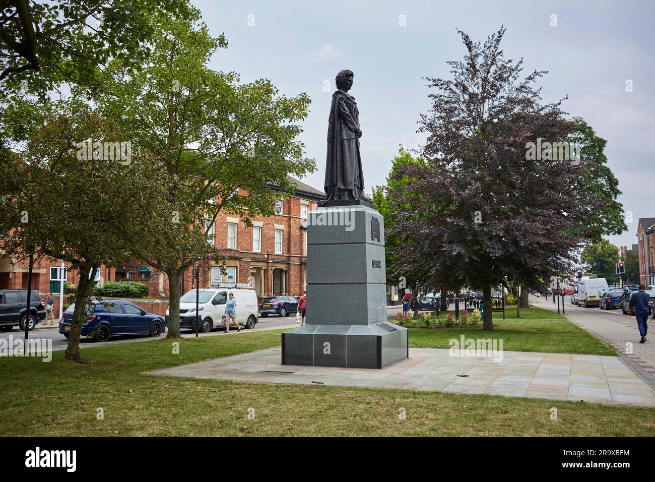 St Peters Hill Green, Grantham, Lincolnshire. The Statue of Margaret ...