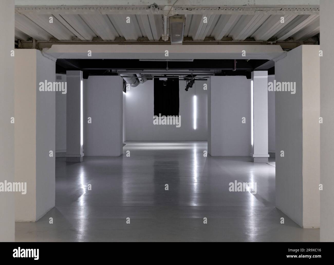 Middle studio. Victoria House Basement, London, United Kingdom ...