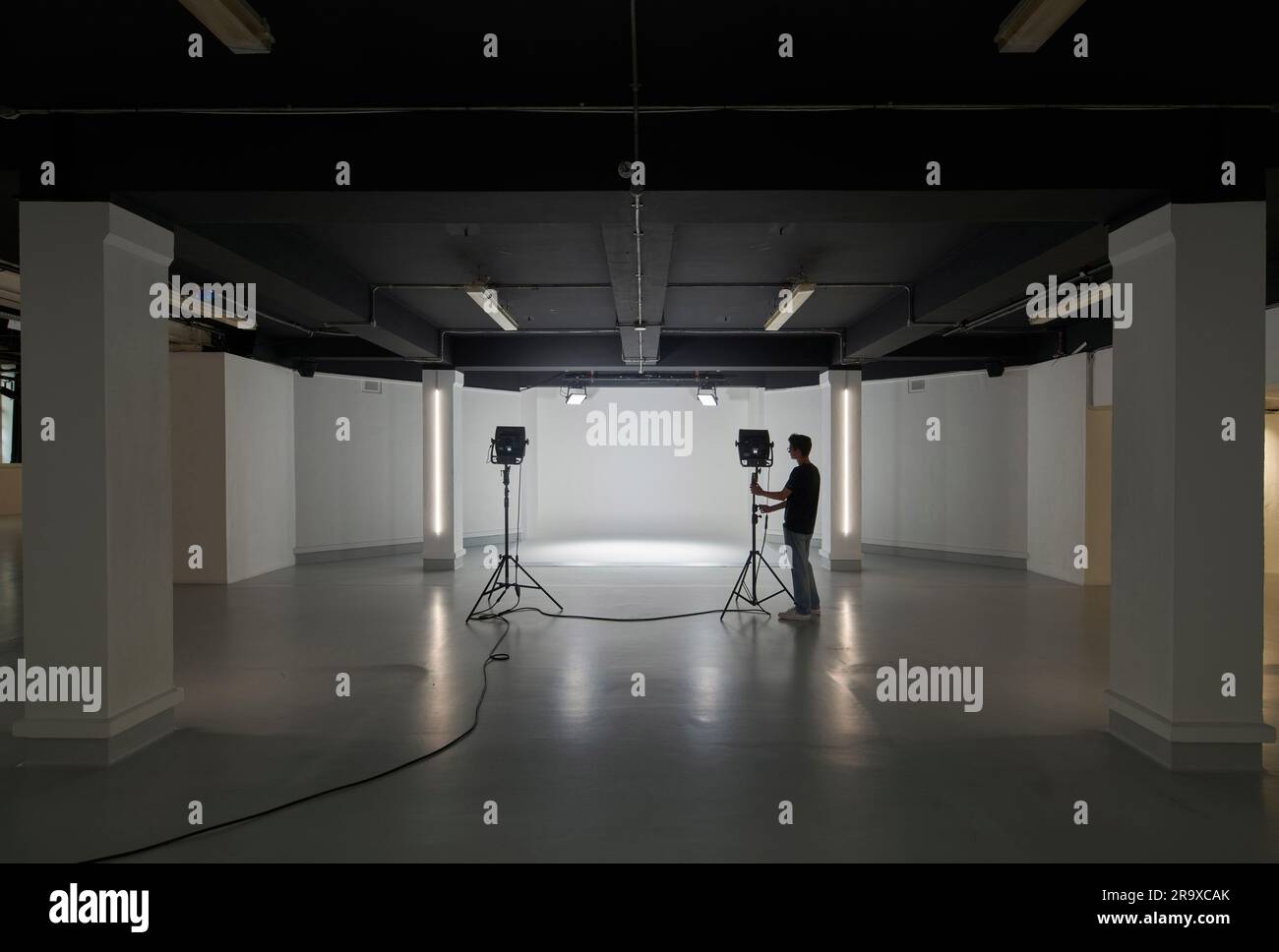 Mid studio. Victoria House Basement, London, United Kingdom. Architect: na , 2021 Stock Photo ...