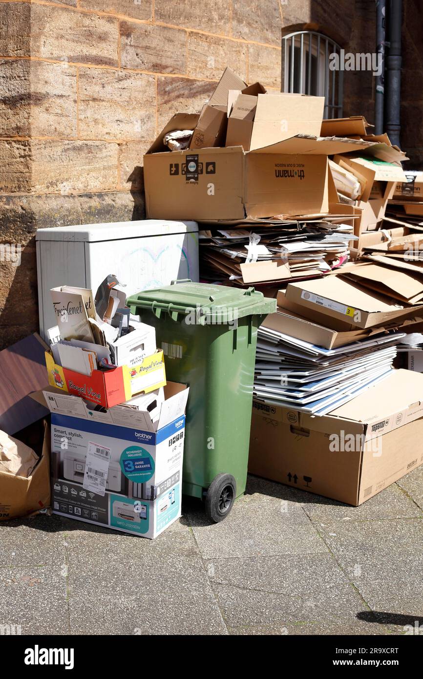 Carton waste management hi-res stock photography and images - Alamy