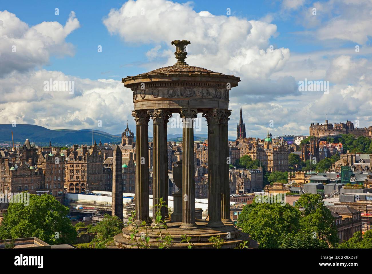 Calton Hill, Edinburgh, Scotland, UK. 29 June 2023. Morning temperature ...