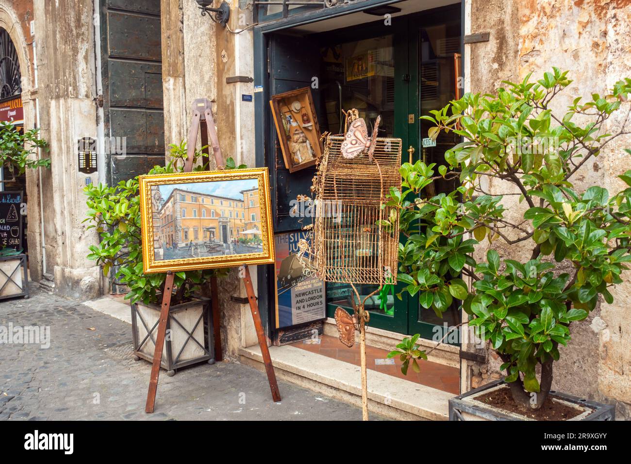 Rome antiques hi-res stock photography and images - Alamy