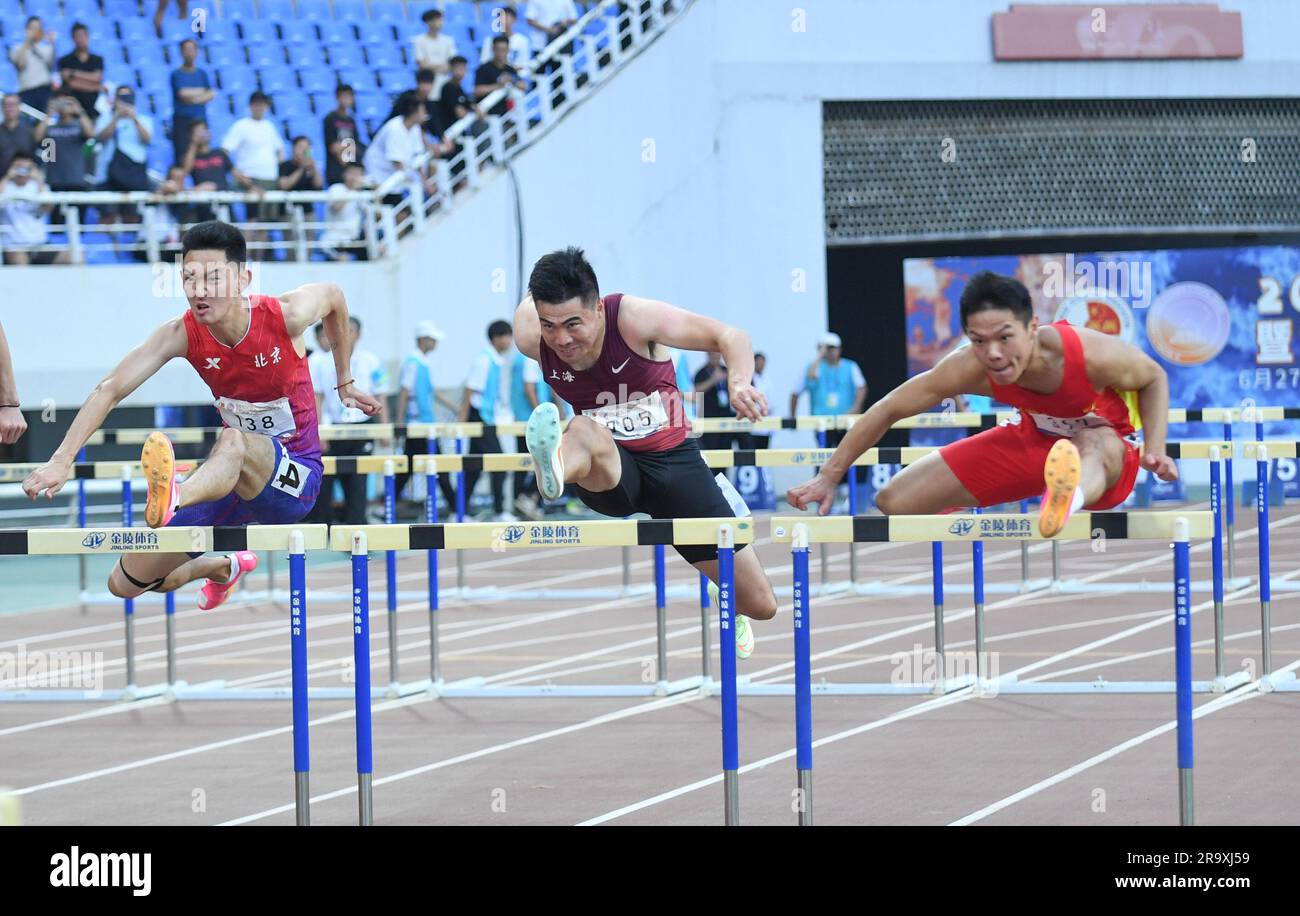 110m hurdle hi-res stock photography and images - Alamy