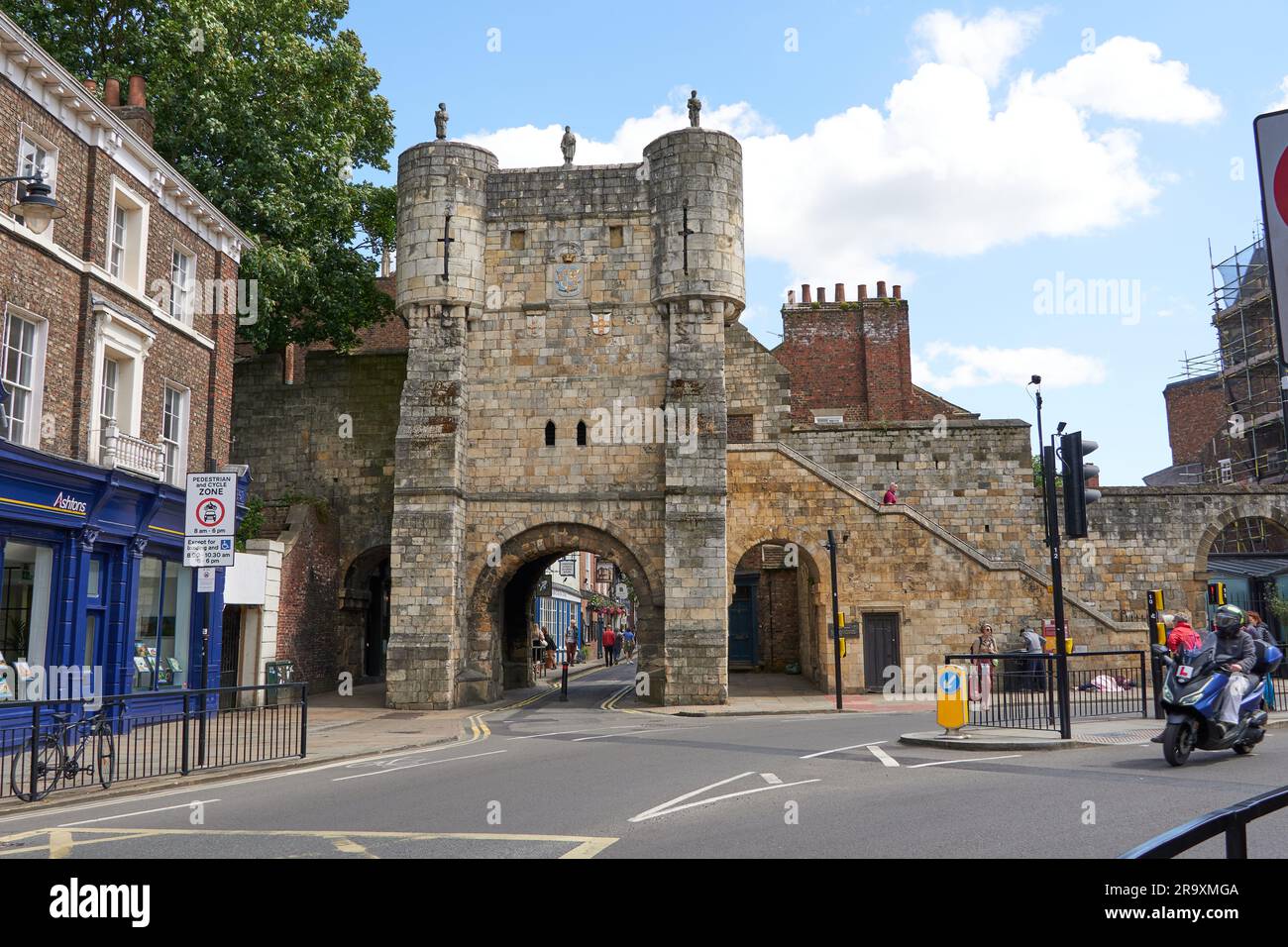 York castle wall hi-res stock photography and images - Alamy