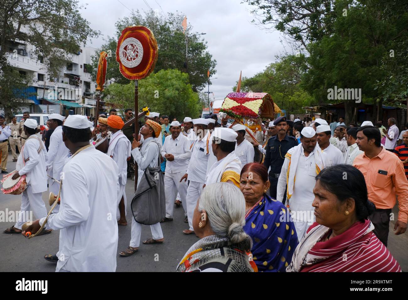 24 June 2024, Solapur, Maharashtra, India, Sant Gajanan Maharaj Palkhi ...