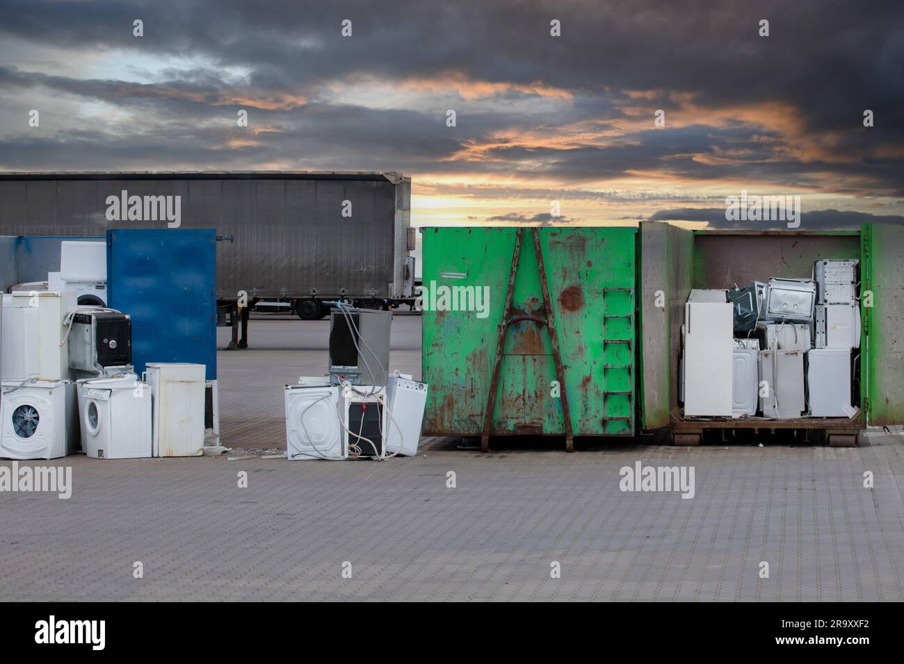 Electronic waste recovery hi-res stock photography and images - Alamy