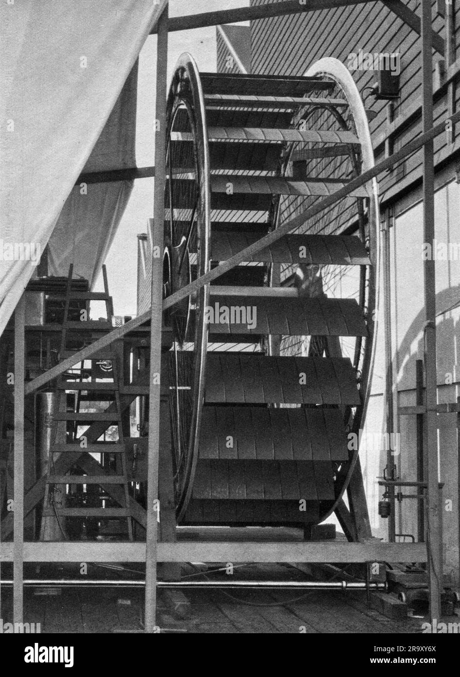 Propeller propulsion hi-res stock photography and images - Alamy