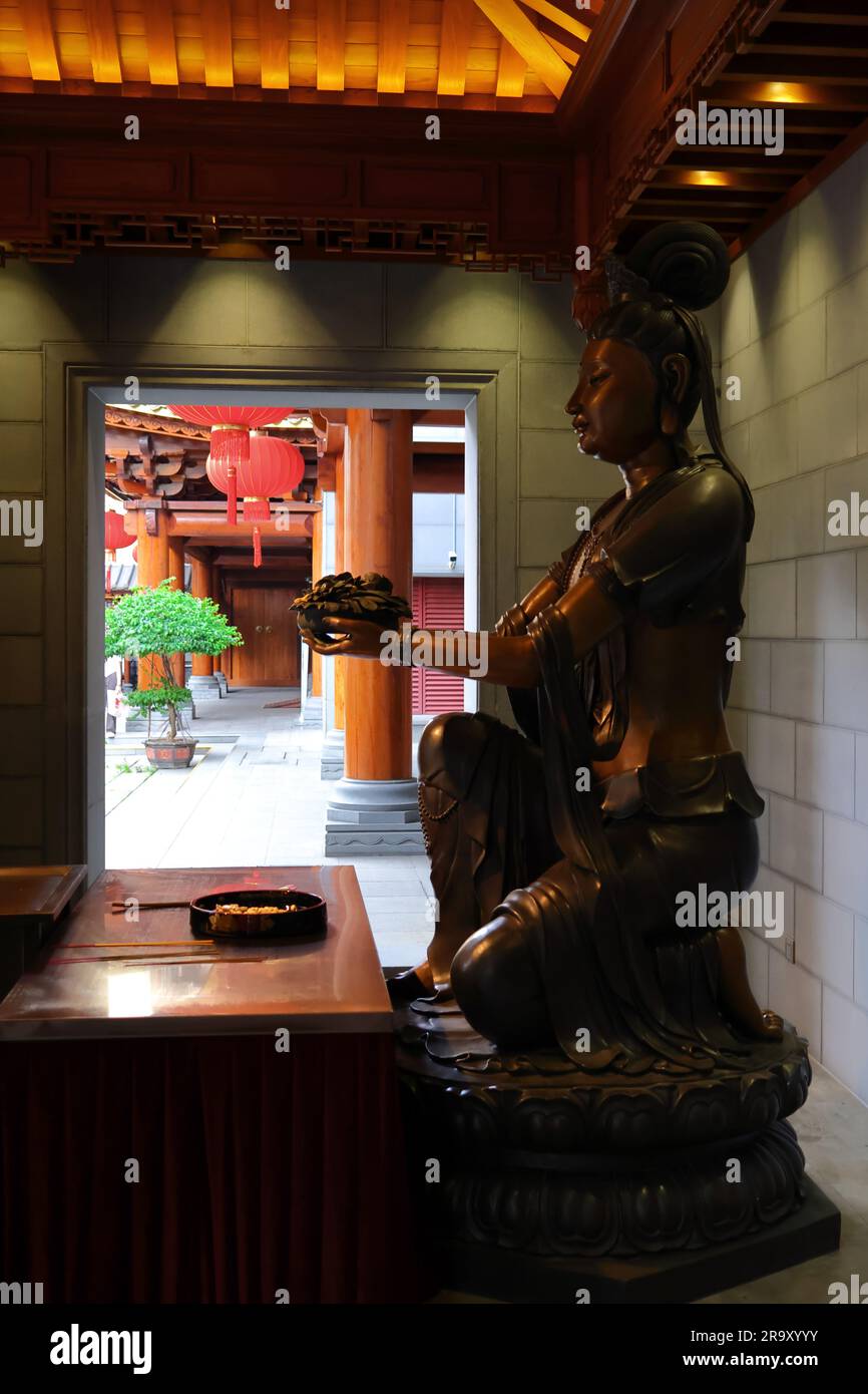 Buddhist Idol In Temple Stock Photo - Alamy