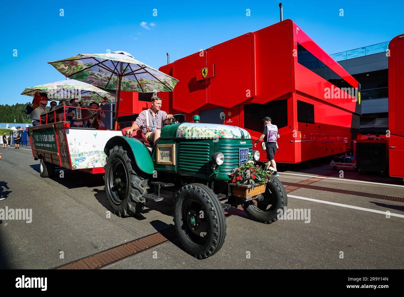 Ferrari tractor hi-res stock photography and images - Alamy