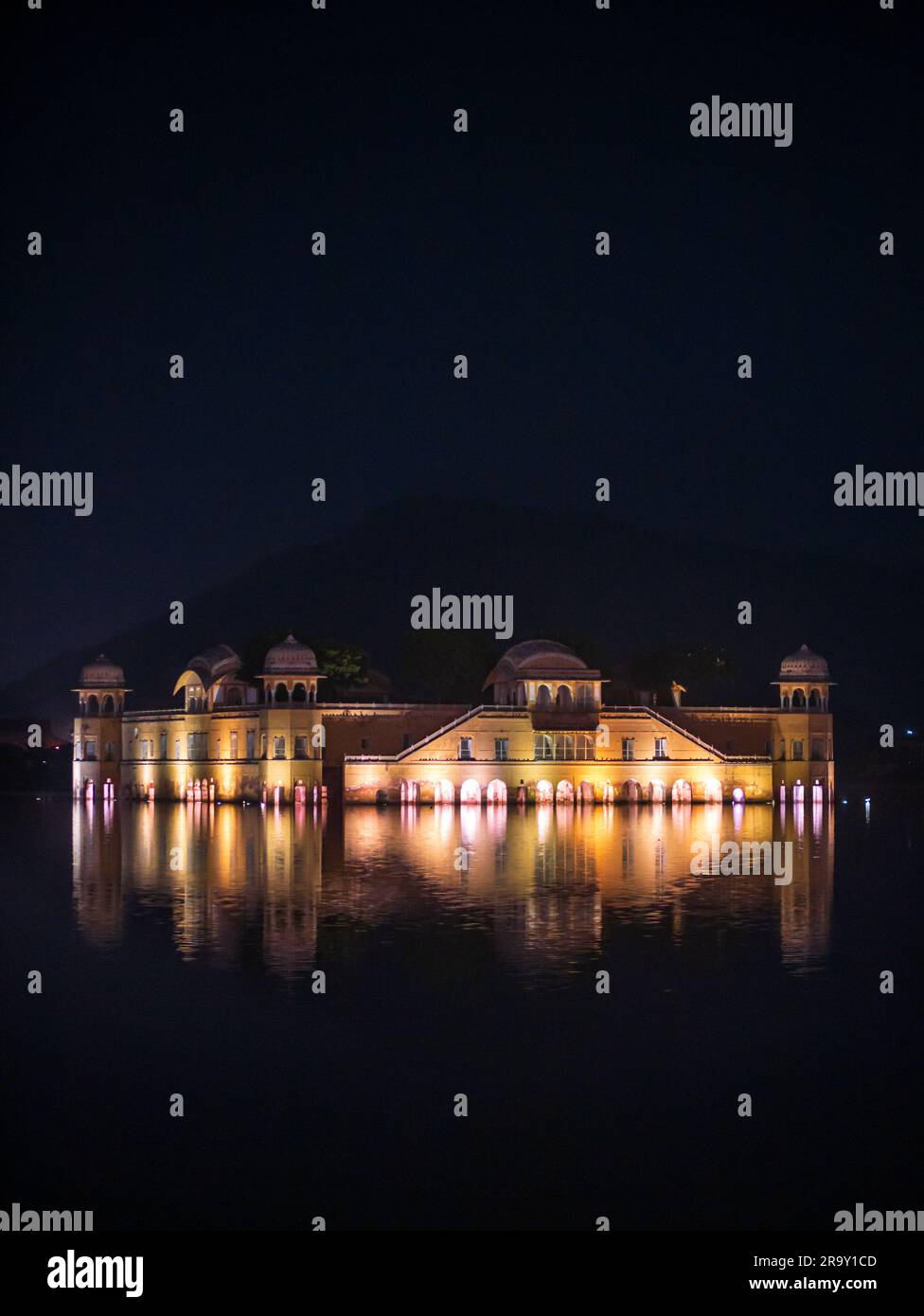Jal Mahal water palace in the middle of the Man Sagar Lake at Jaipur ...