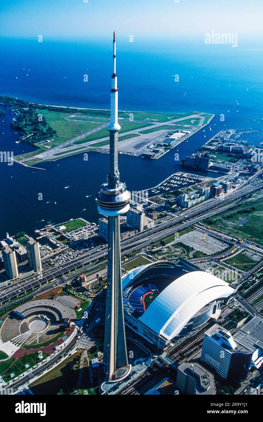 Toronto islands airport hi-res stock photography and images - Alamy