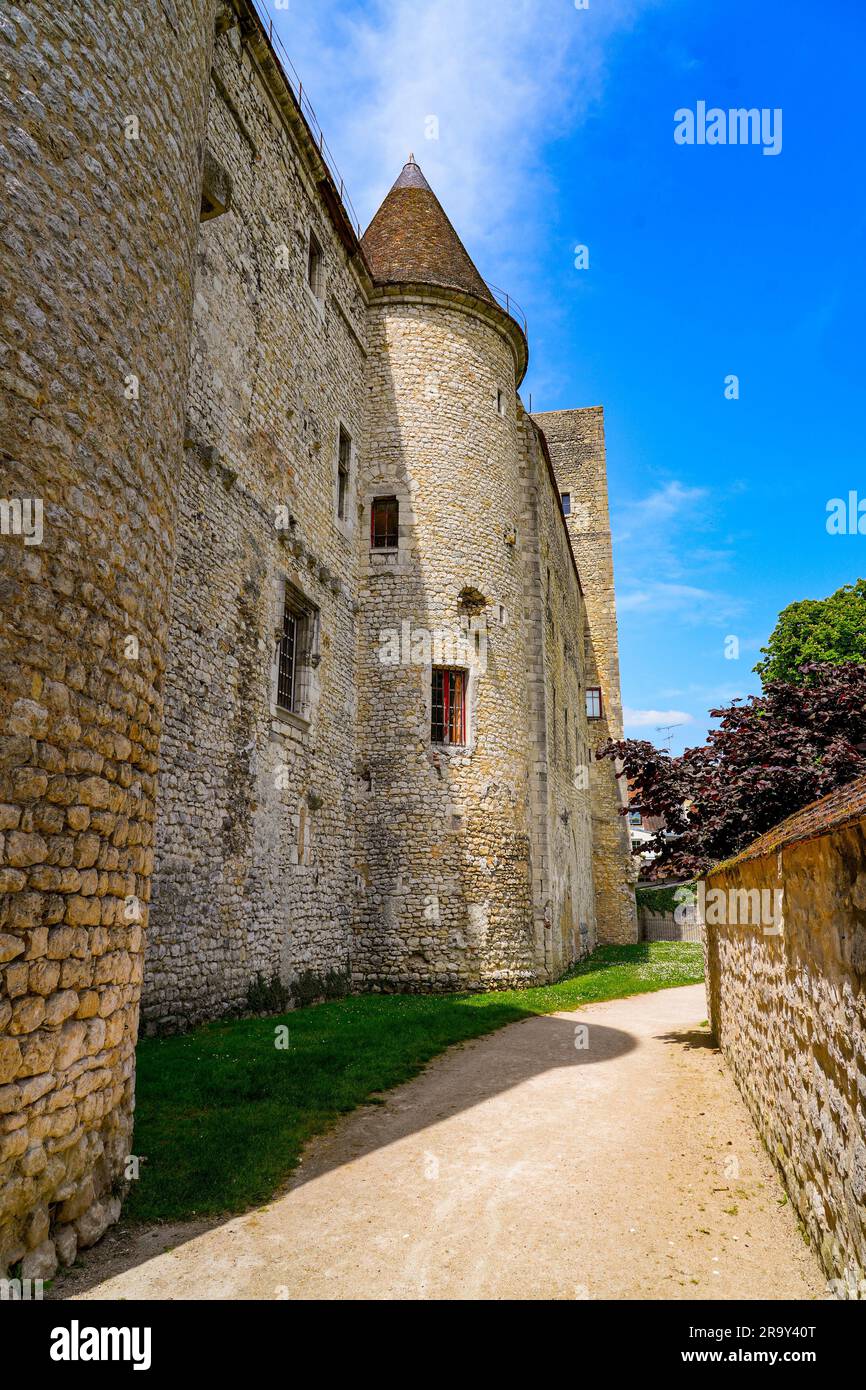 Nemours castle hi-res stock photography and images - Alamy