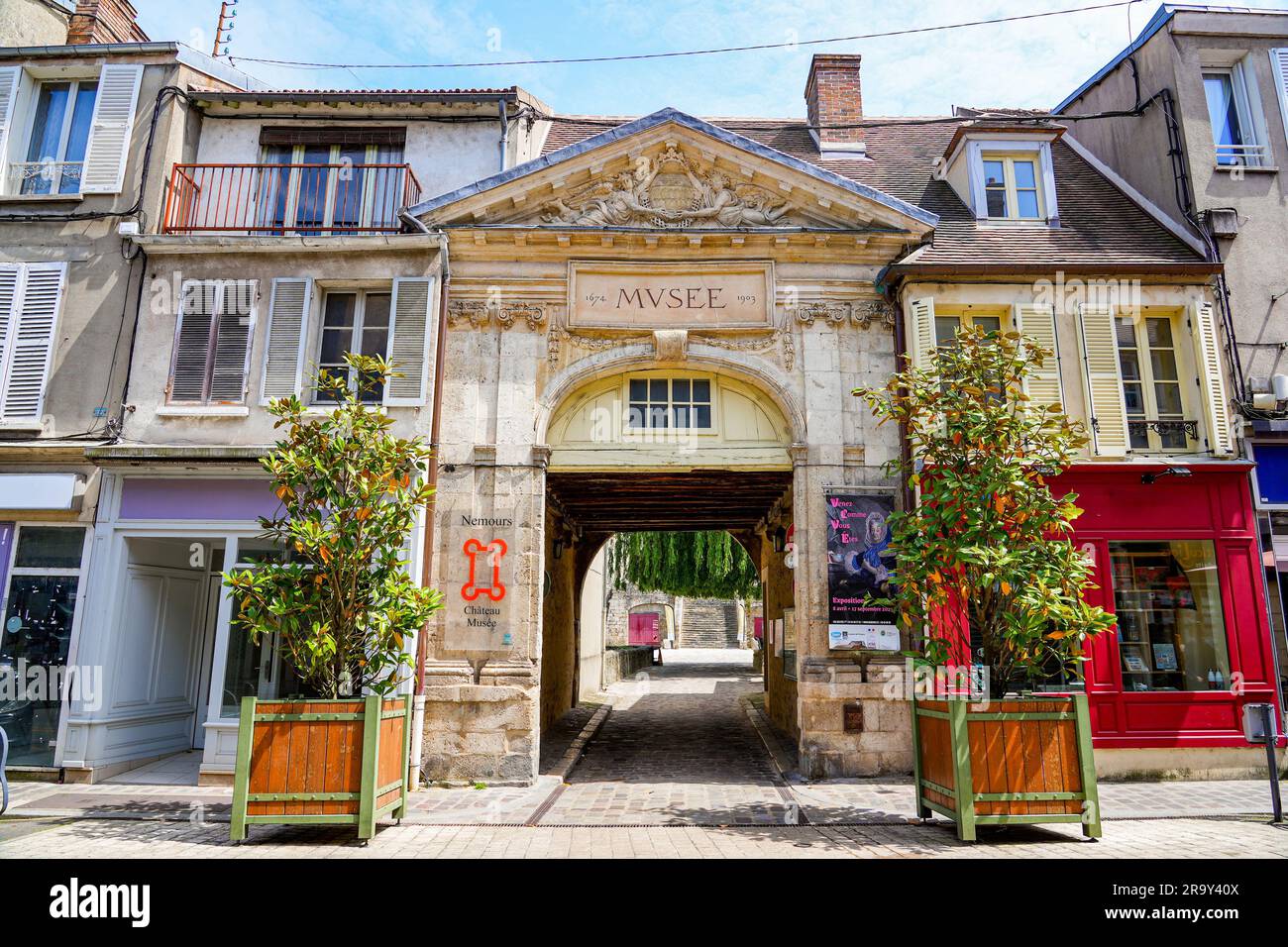 Nemours castle hi-res stock photography and images - Alamy