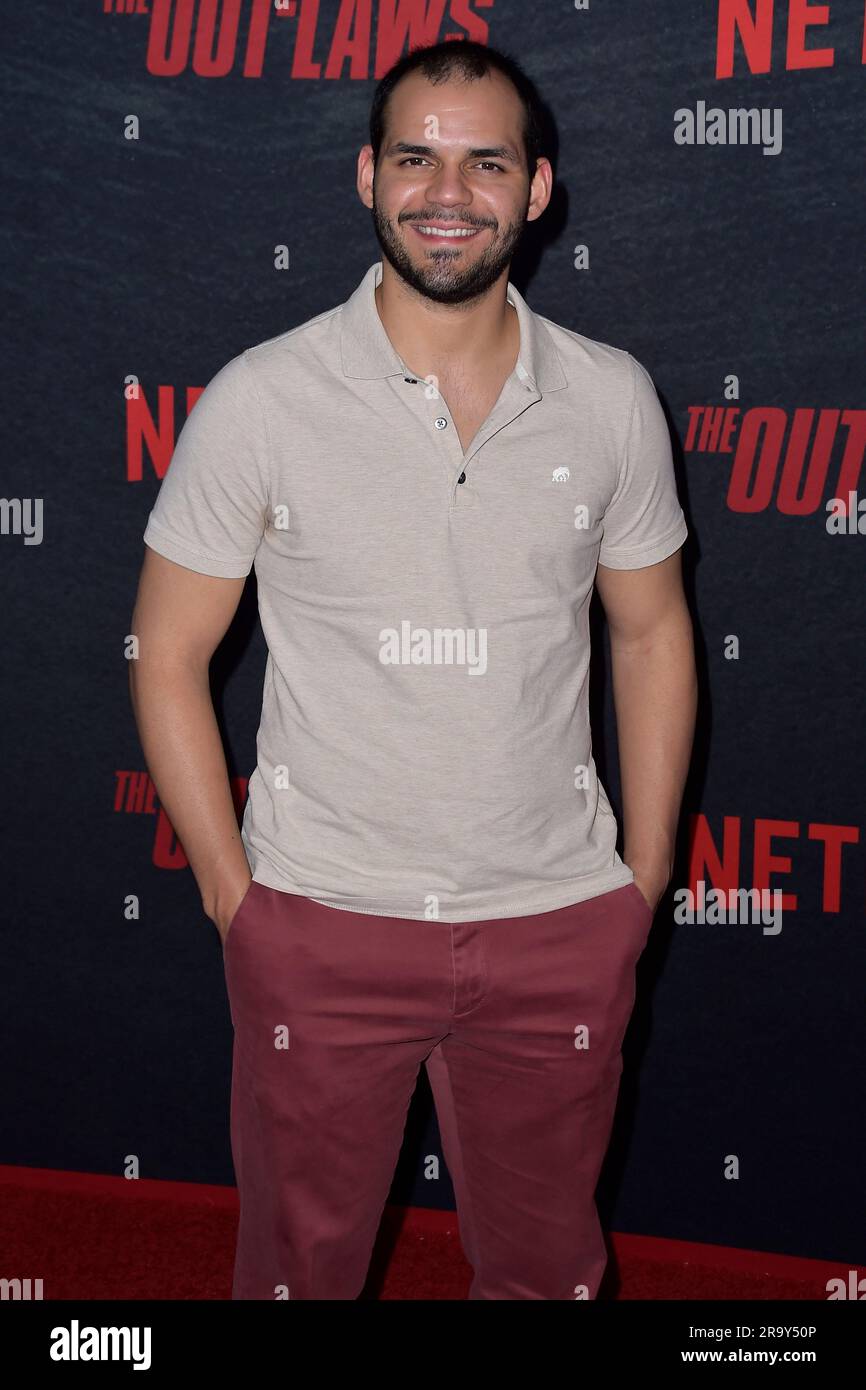 Jose Collazo bei der Premiere des Netflix -Films 'The Out-Laws' im ...