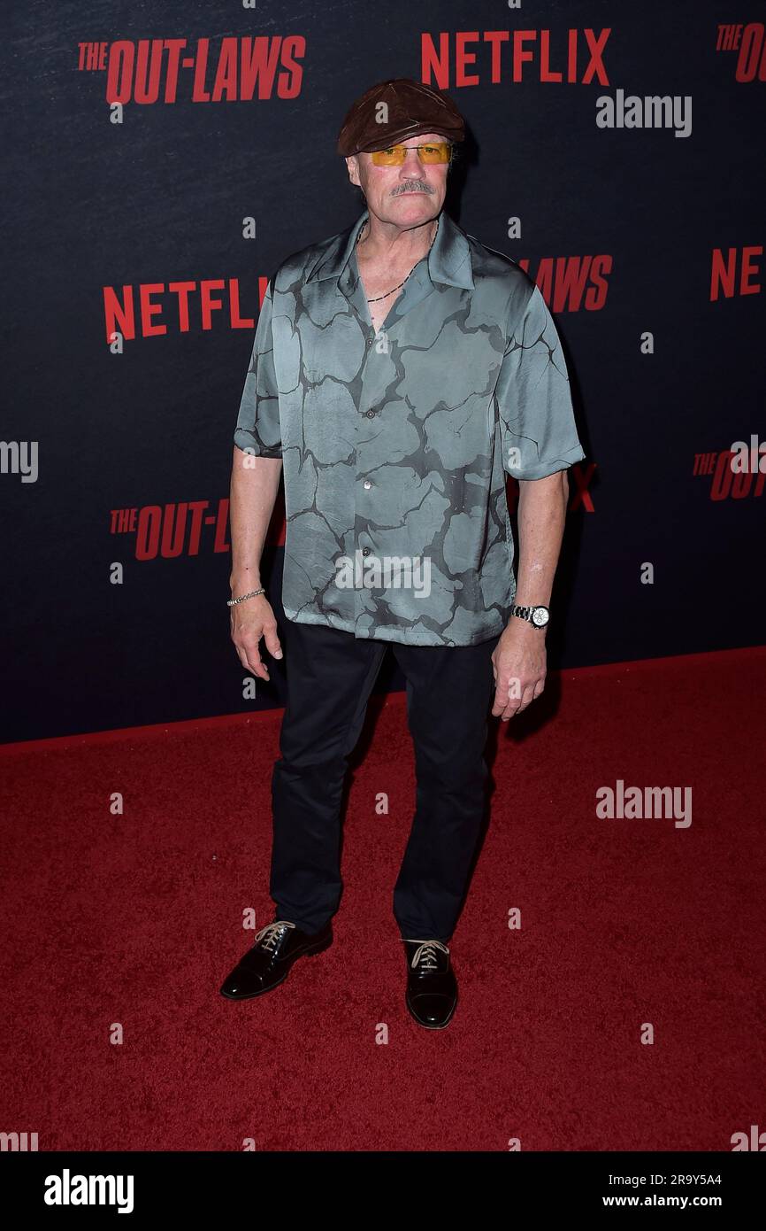 Michael Rooker bei der Premiere des Netflix -Films 'The Out-Laws' im ...