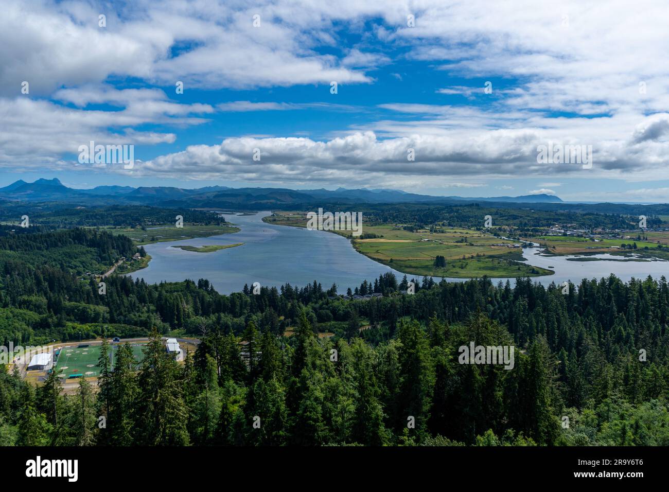 Oregon mountain range aerial hi-res stock photography and images - Alamy