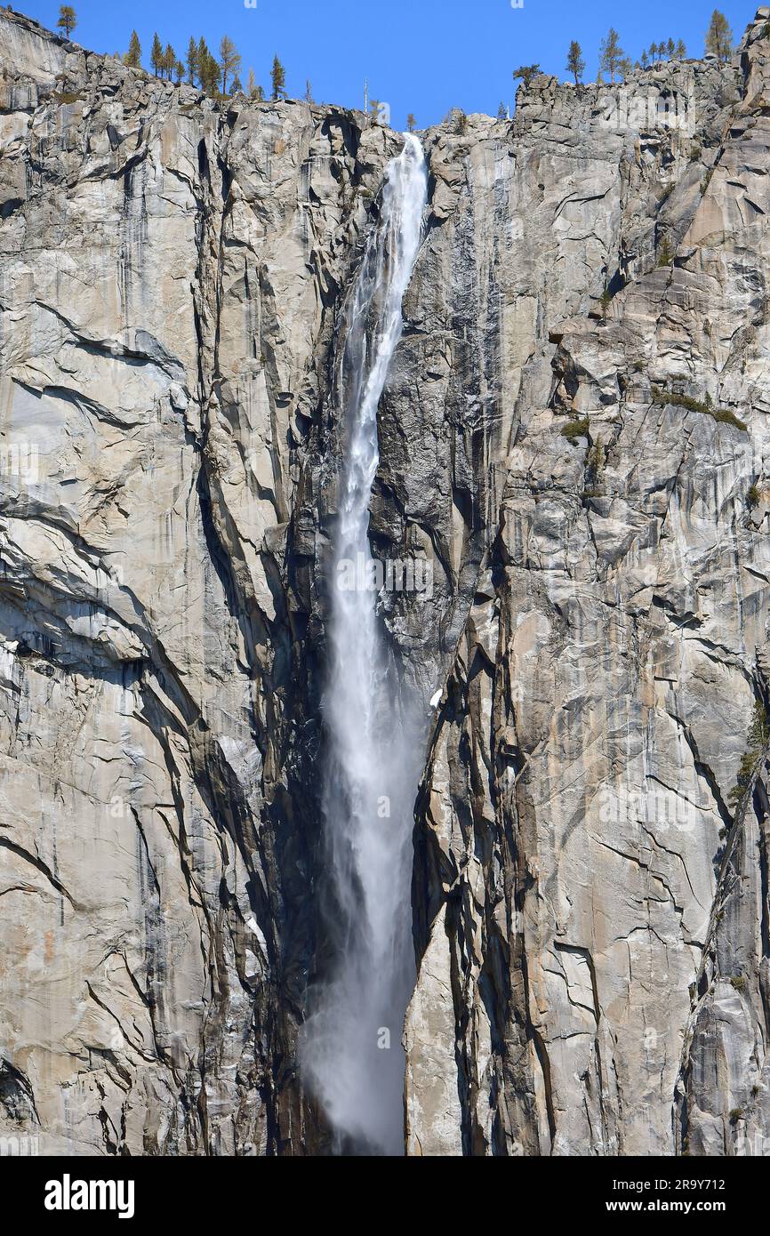 Ribbon Fall, Yosemite National Park, California, USA, North America ...