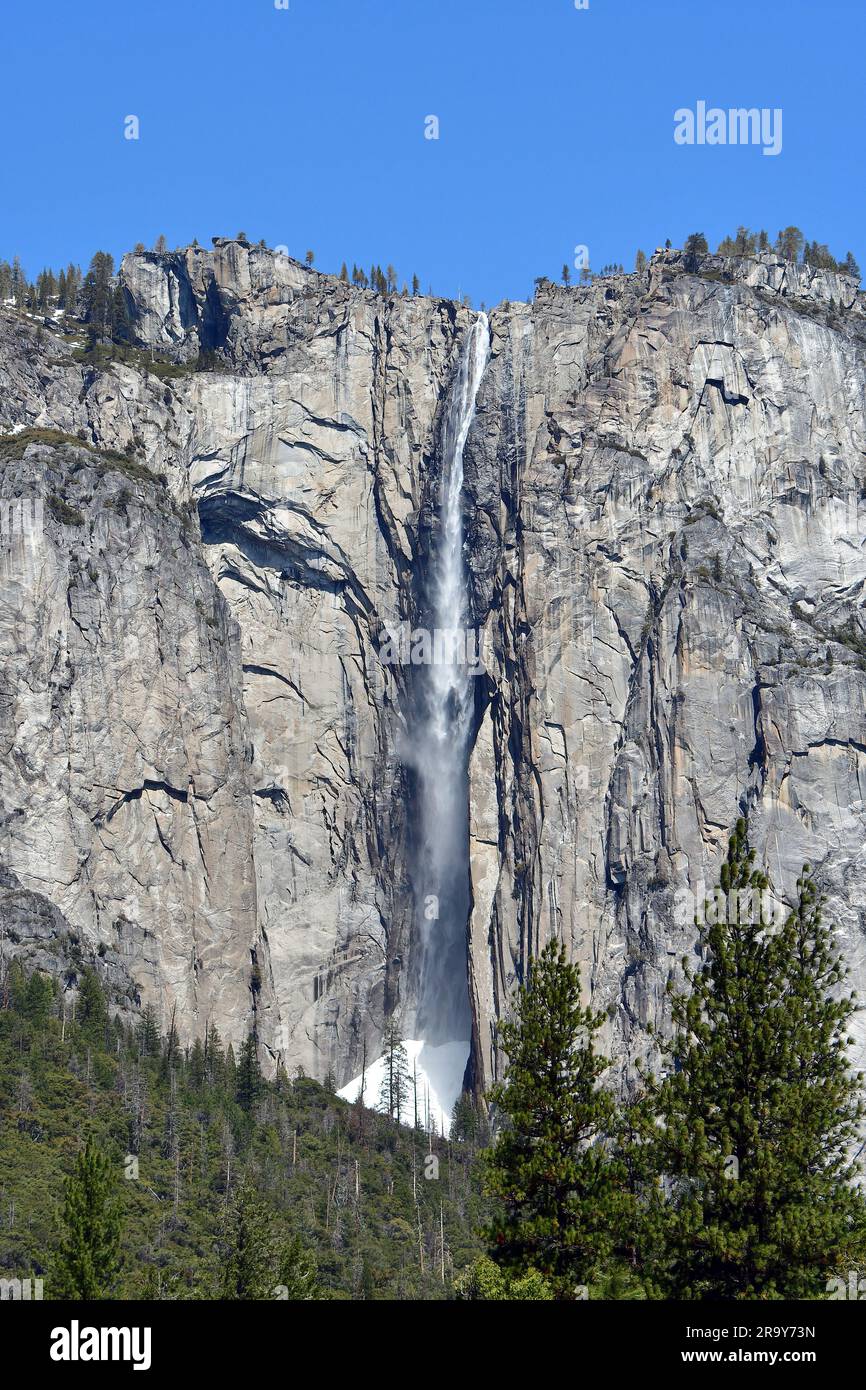 Ribbon Fall, Yosemite National Park, California, USA, North America ...