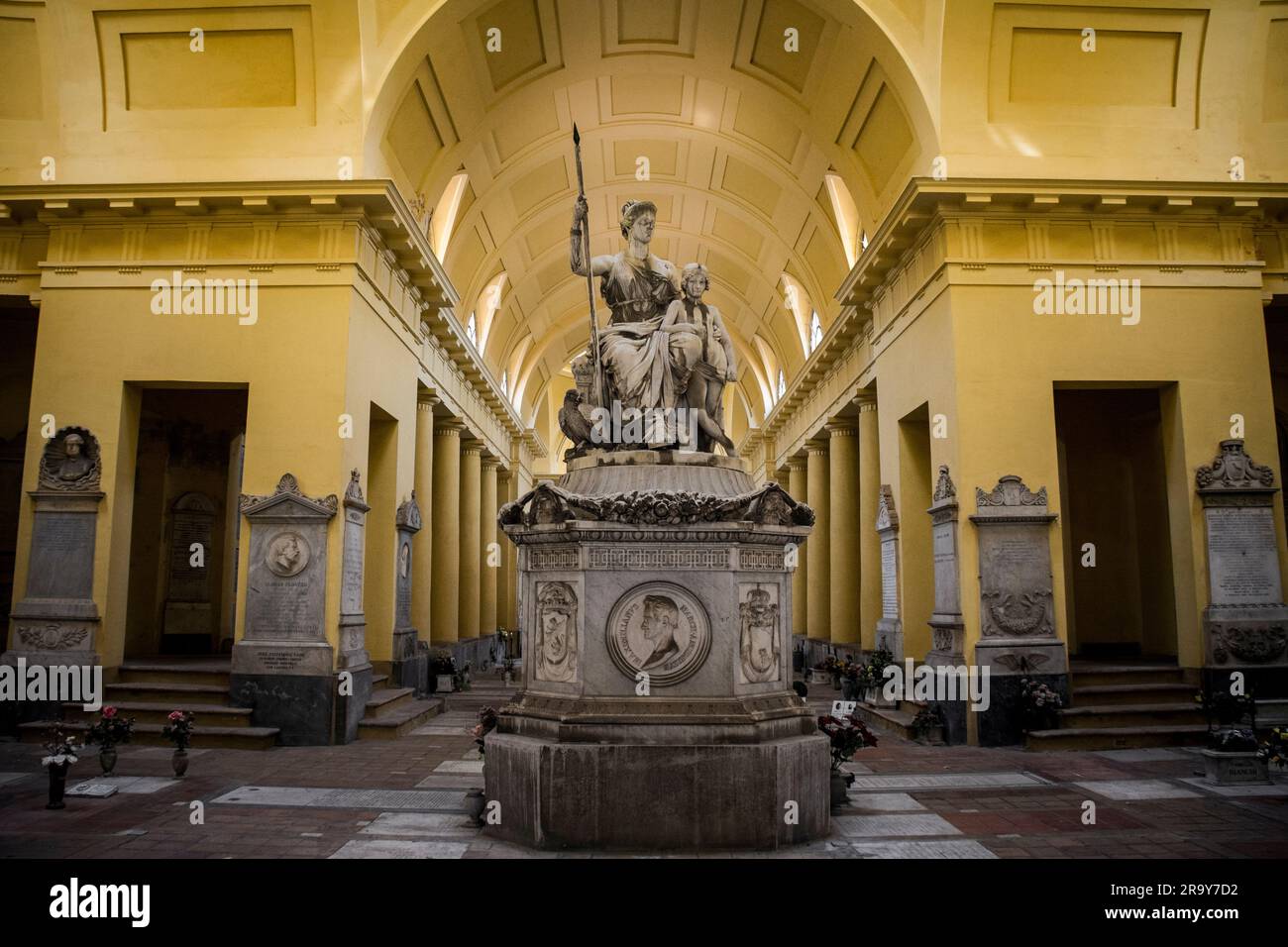 Cimitero monumentale della certosa di bologna hi-res stock photography and images - Alamy