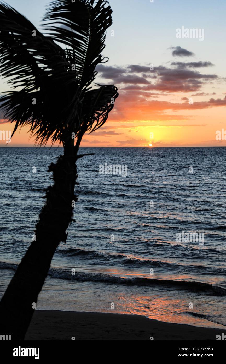 Stunning sunset over waters hi-res stock photography and images - Alamy