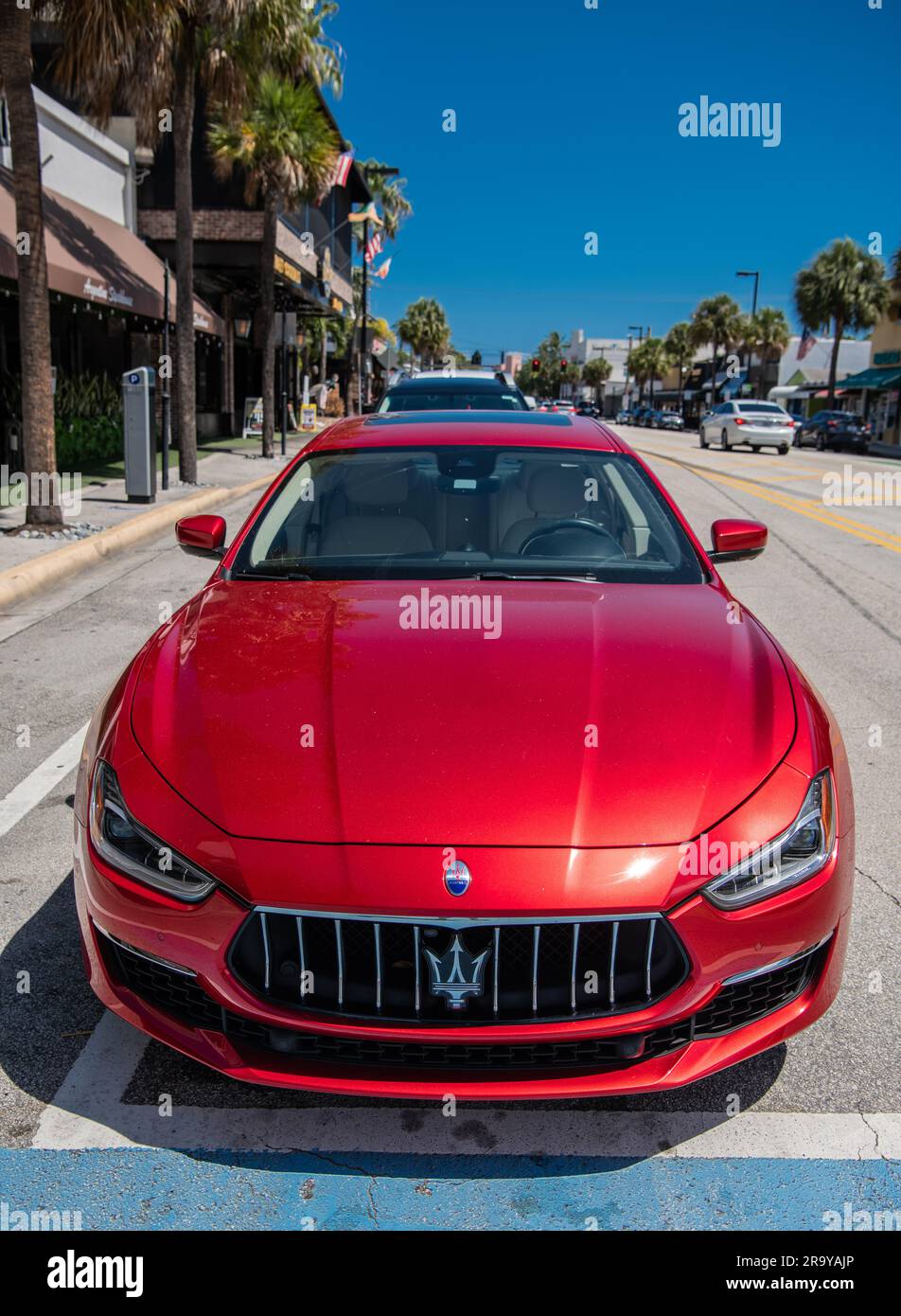 Maserati ghibli q4 hi-res stock photography and images - Alamy