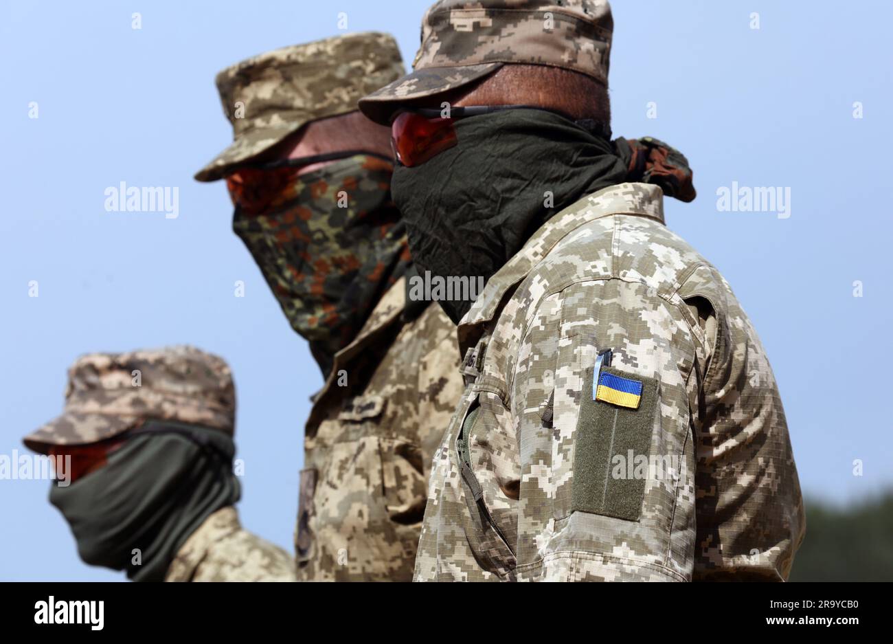Masked soldiers hi-res stock photography and images - Alamy
