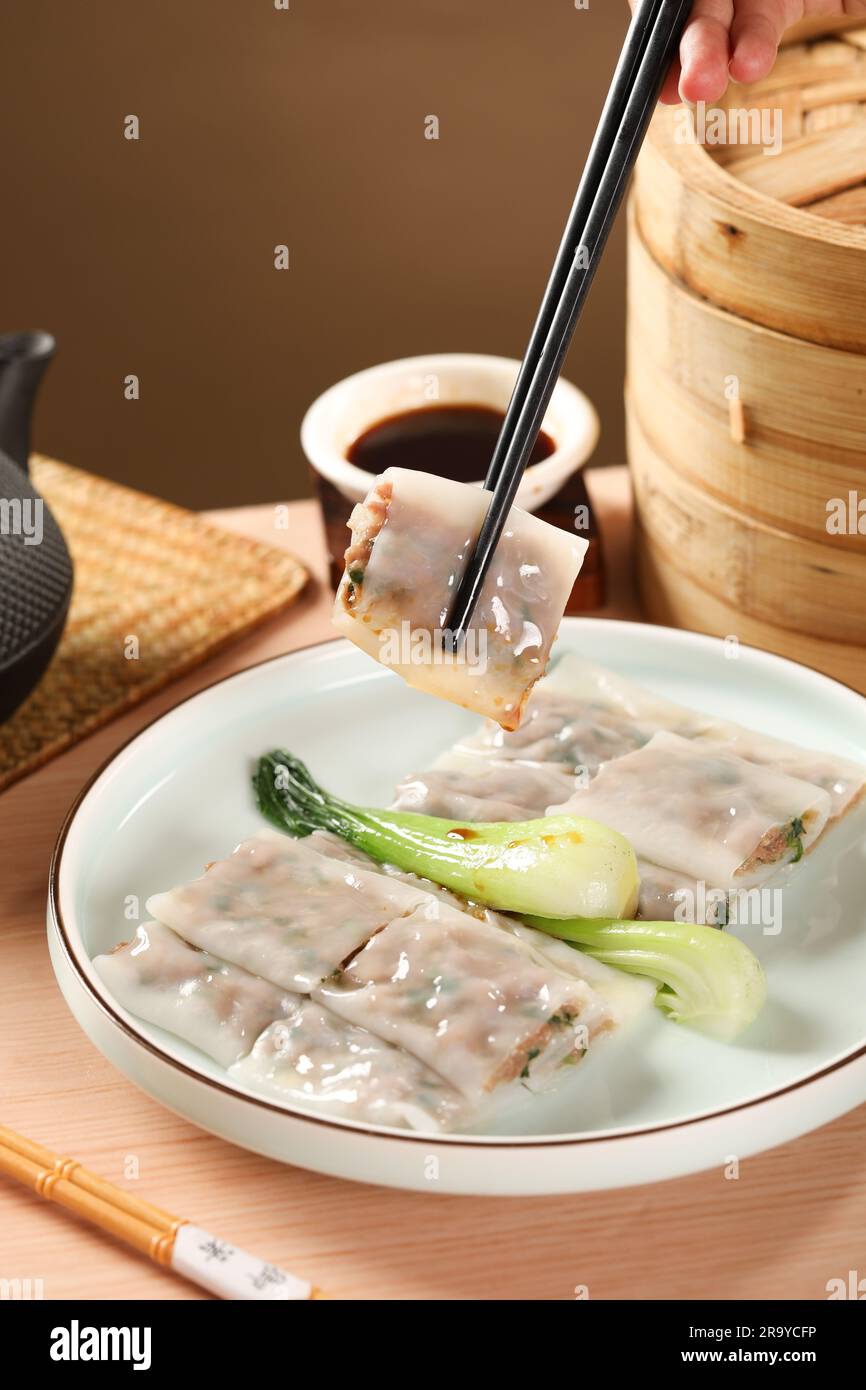 Wrapped in sheet hi-res stock photography and images - Alamy