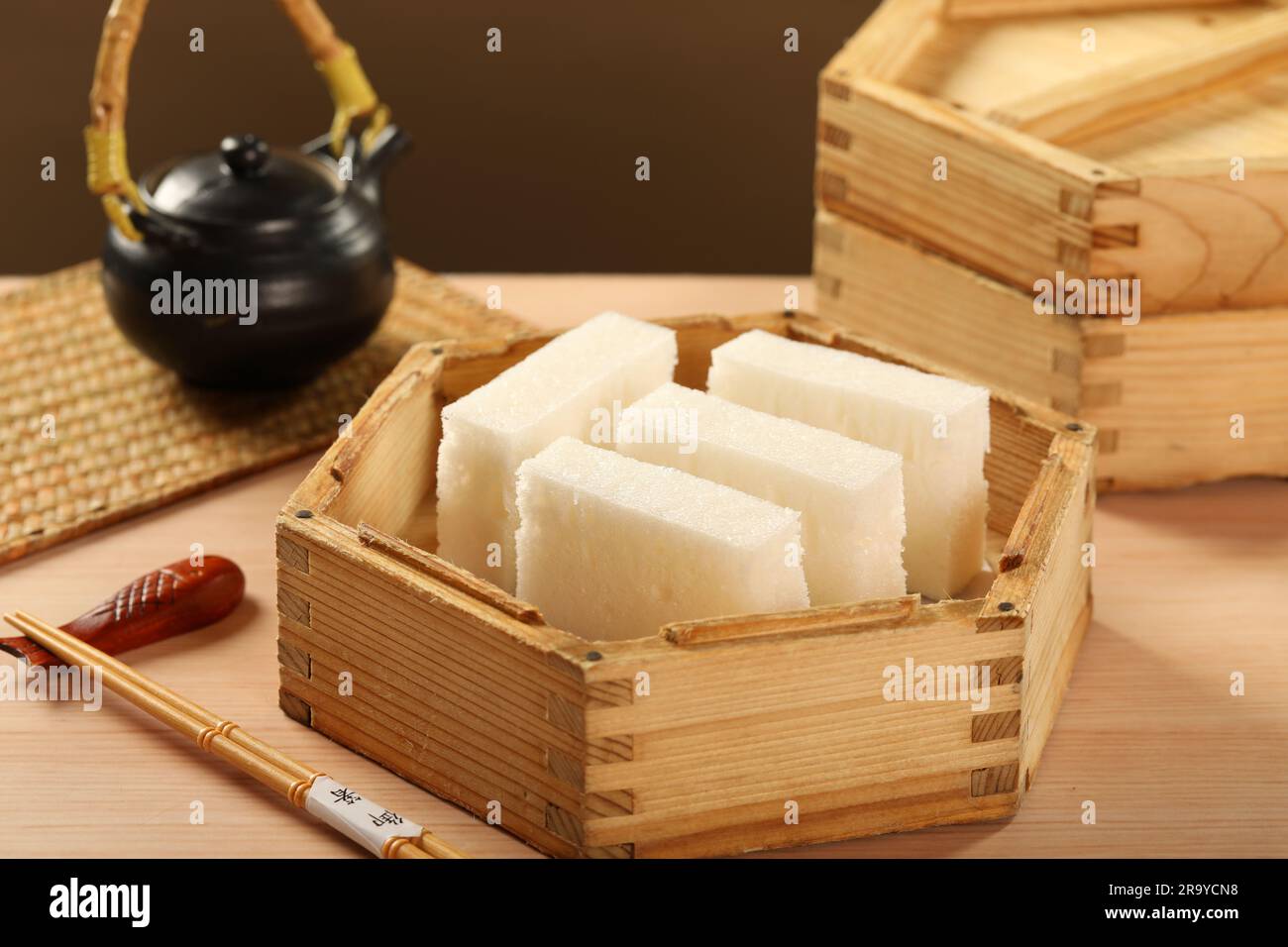 Chinese sponge cake hi-res stock photography and images - Alamy