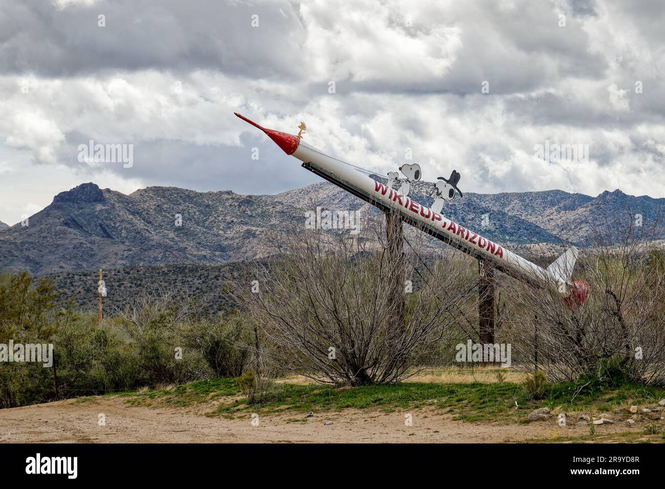 Snoopy and woodstock hi-res stock photography and images - Alamy