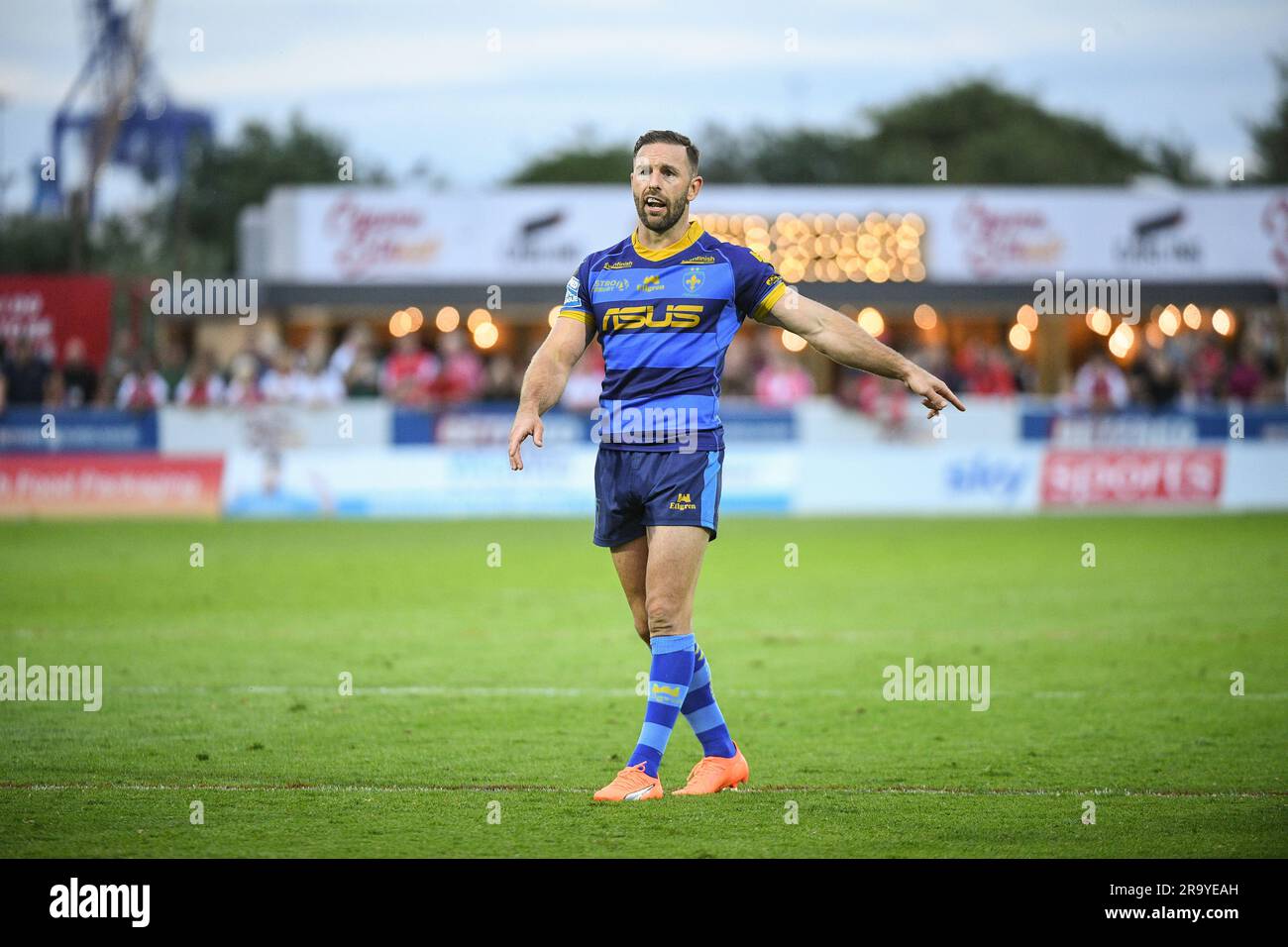 Hull, England - 23rd June 2023 - Wakefield Trinity's Luke Gale on debut ...