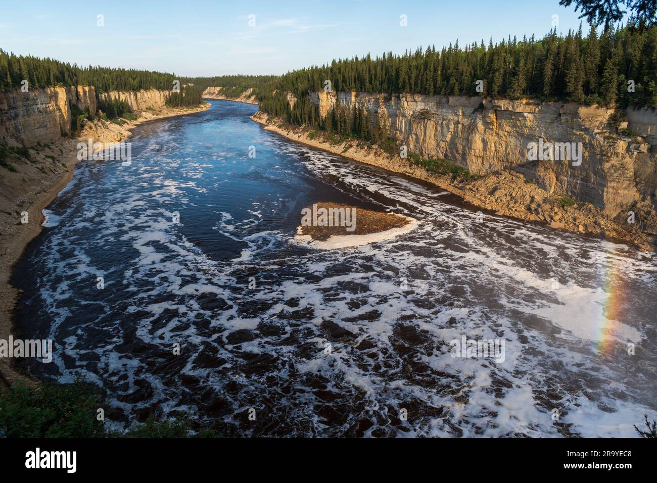 Awe Inspiring Alexandra Falls crashes through Twin Falls Gorge ...