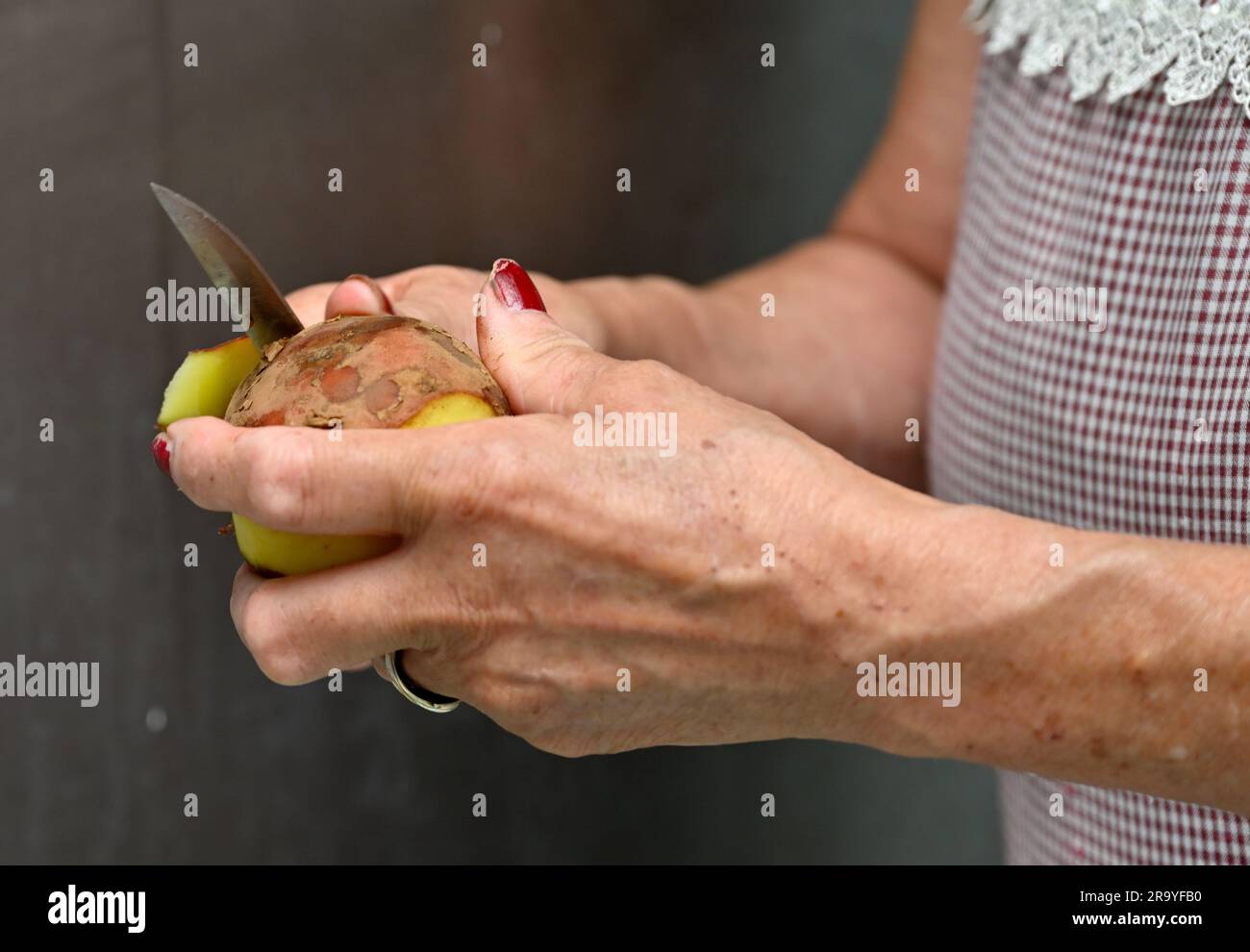 Potato pealing hi-res stock photography and images - Alamy