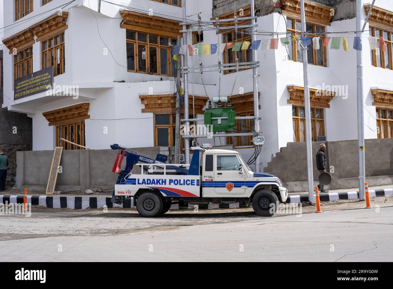 Ladakh Police Tow Truck Stock Photo - Alamy