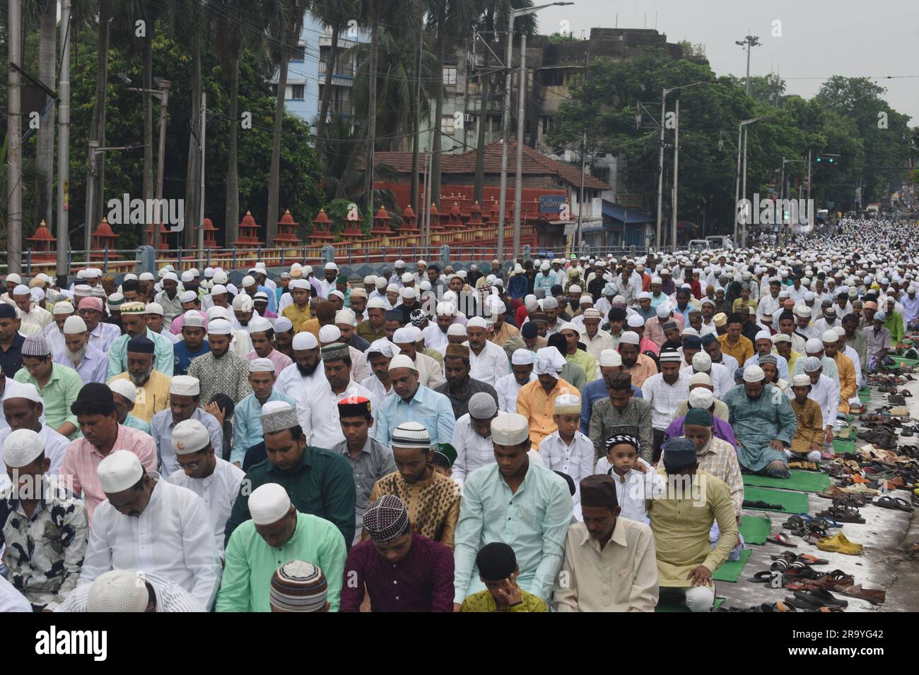 Kolkata, West Bengal, India. 29th June, 2023. Muslims devotees ...