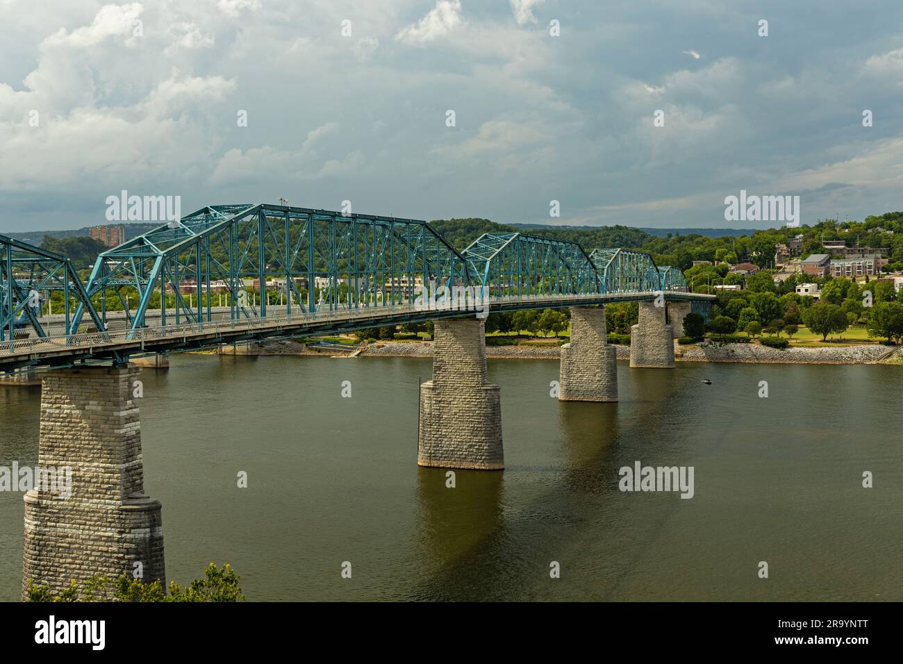 view to Walnut Street Bridge and Tennessee river in Chattanooga Stock ...