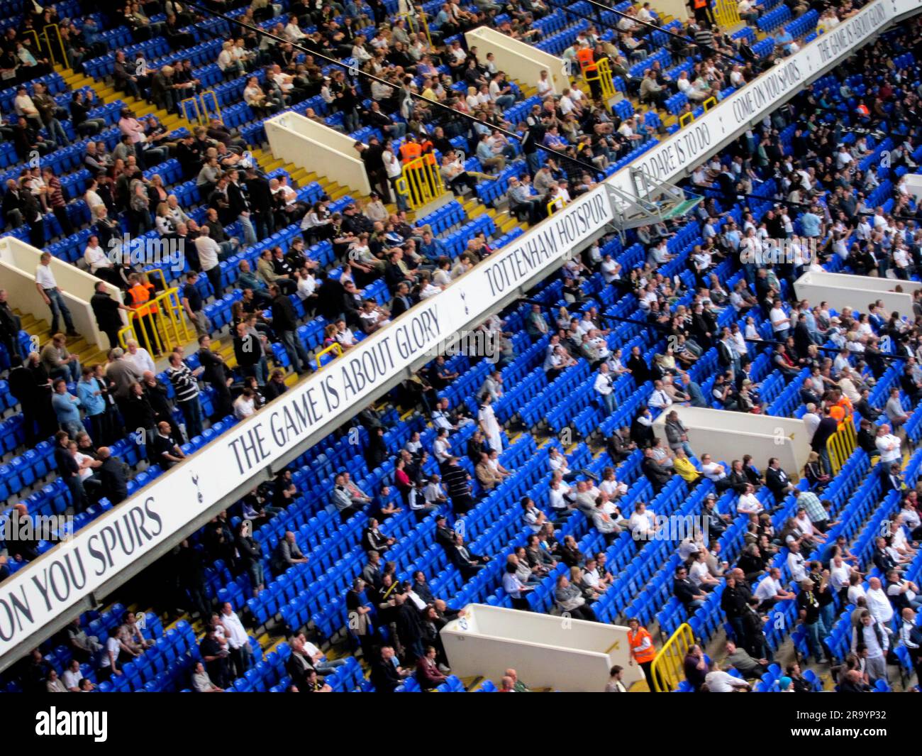 Fulham v tottenham hi-res stock photography and images - Alamy