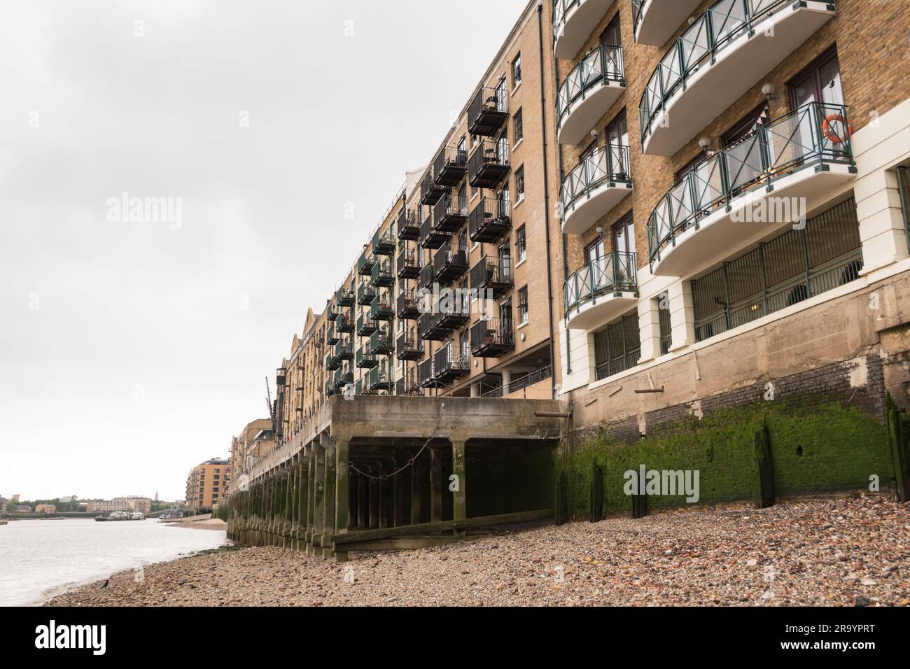 Merchant Court residential development, Wapping Wall, London, E1W ...