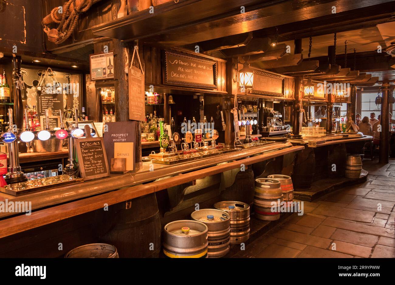 English public bar interior hi-res stock photography and images - Alamy