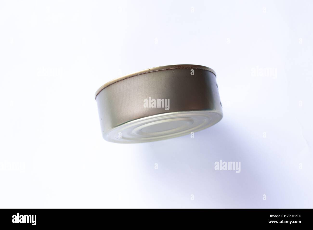 clean empty tin can on white background Stock Photo - Alamy