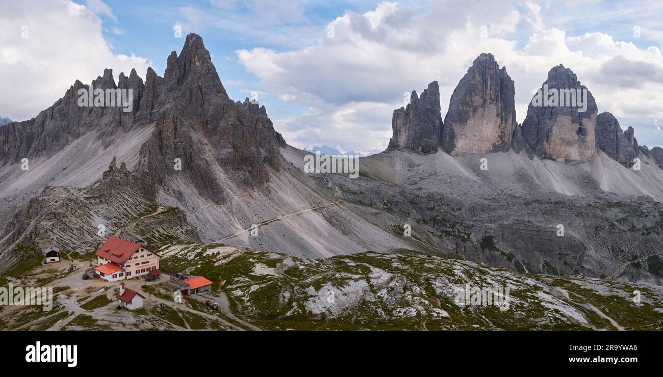 Panorama Tre Cime di Lavaredo, Forcella Lavaredo, and mountain hut ...