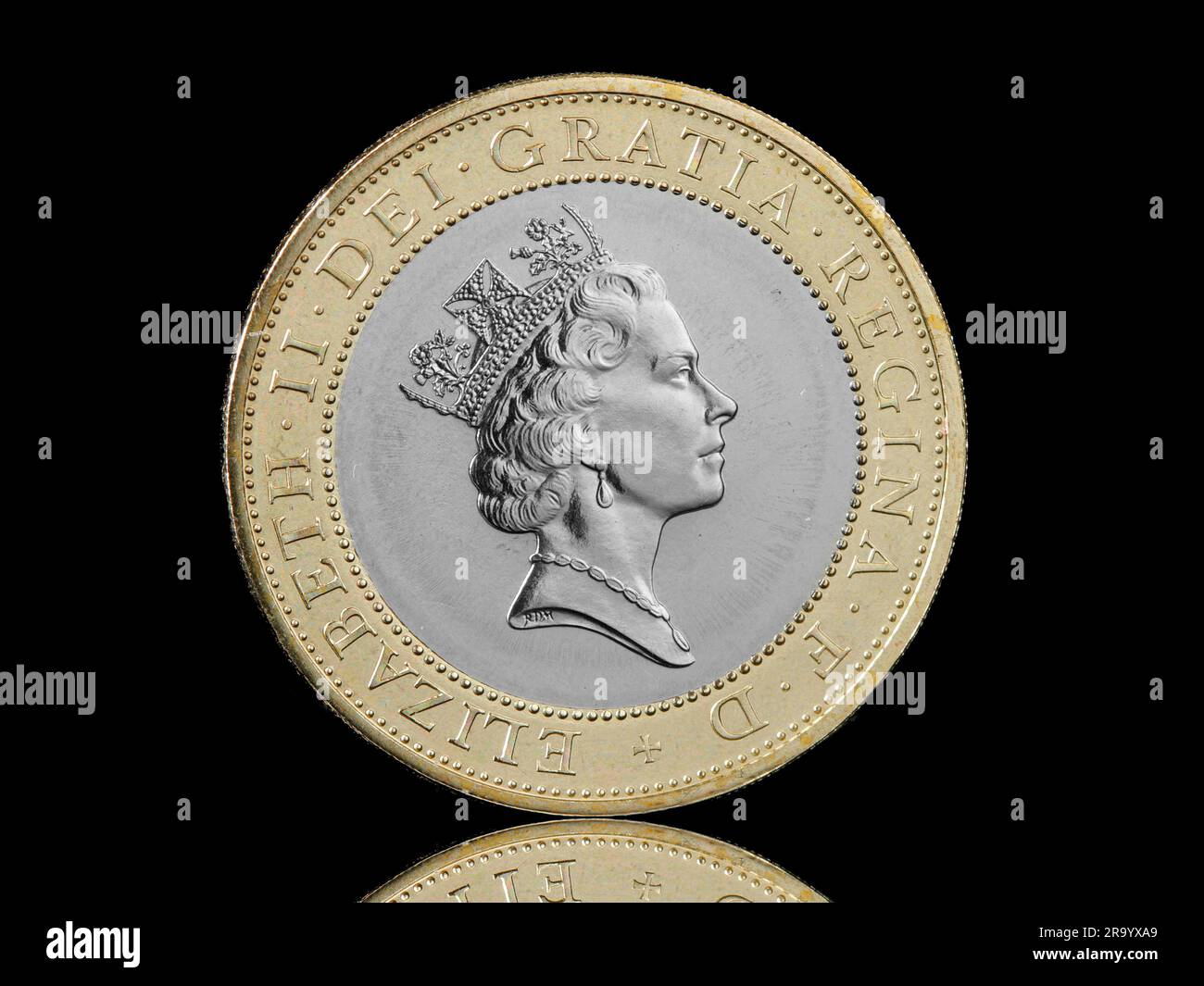 Raphael maklouf queen elizabeth ii portrait hi-res stock photography ...