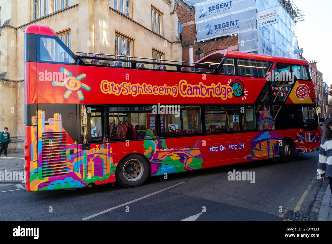 Cambridge tourism bus hi-res stock photography and images - Alamy