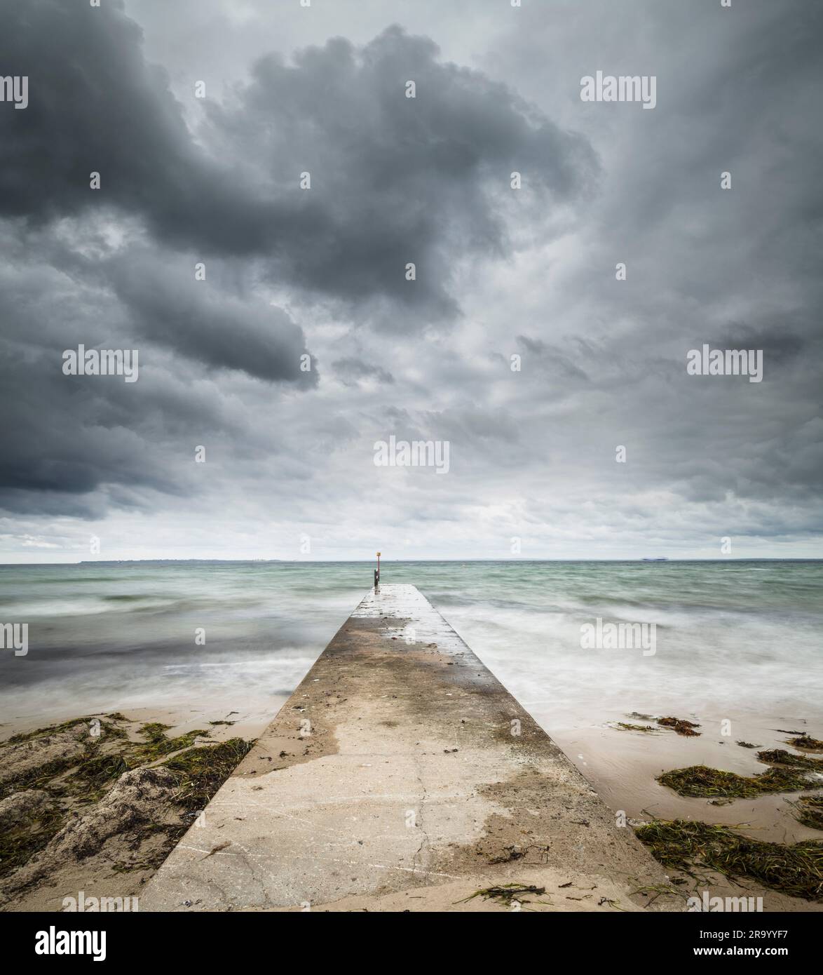 Ocean shoreline jetty hi-res stock photography and images - Alamy