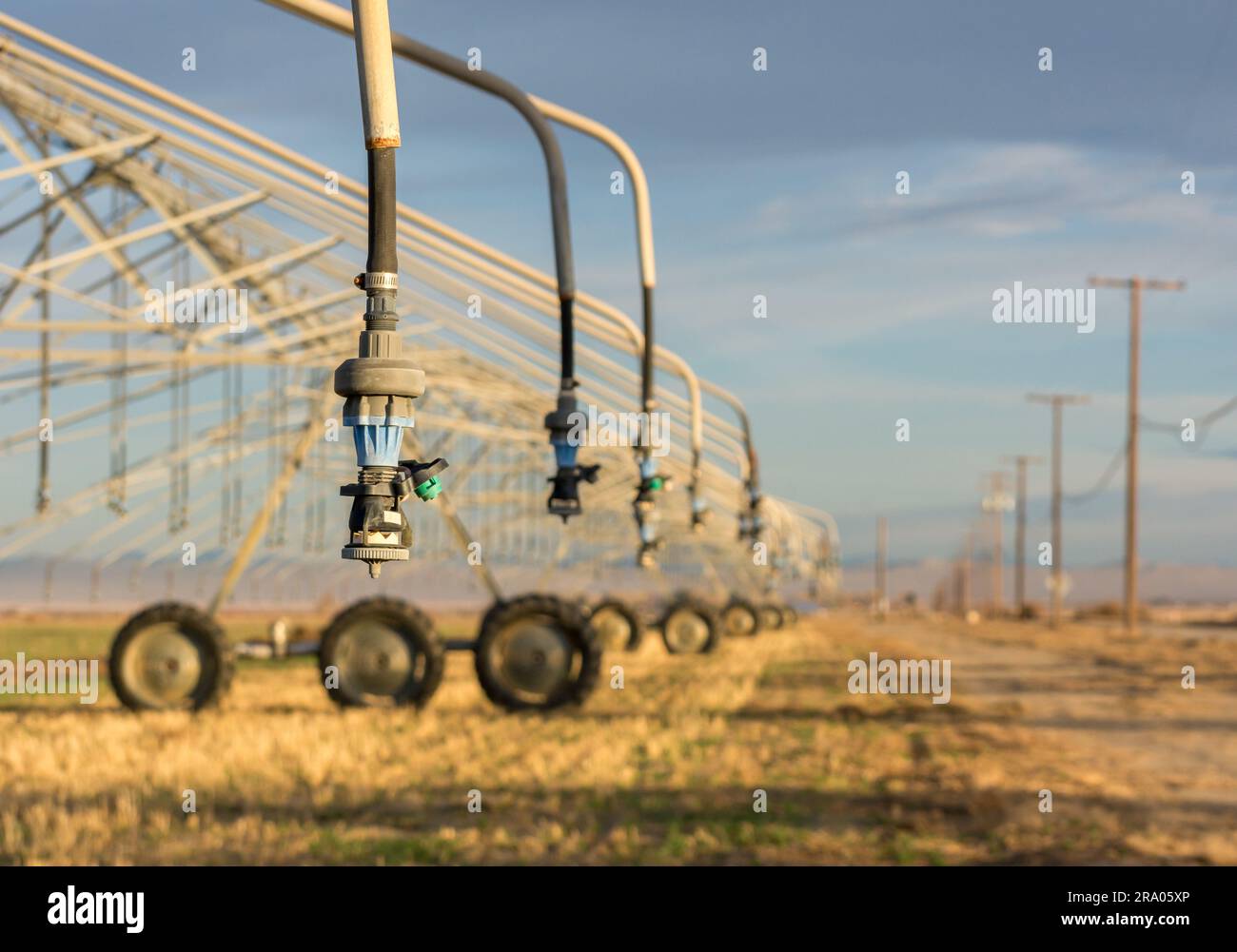 Center pivot irrigation desert hi-res stock photography and images - Alamy